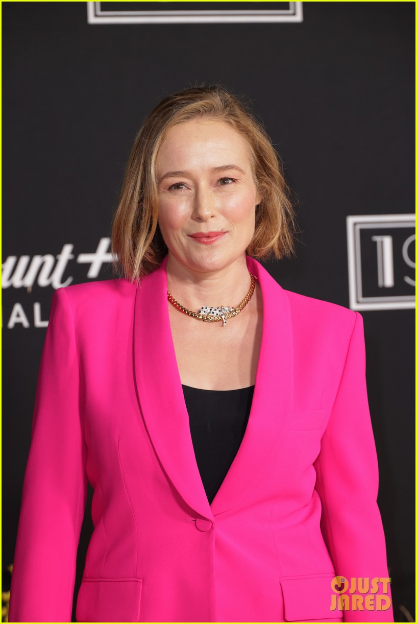 Harrison Ford & Helen Mirren Lead The Cast of '1923' To The Series ...