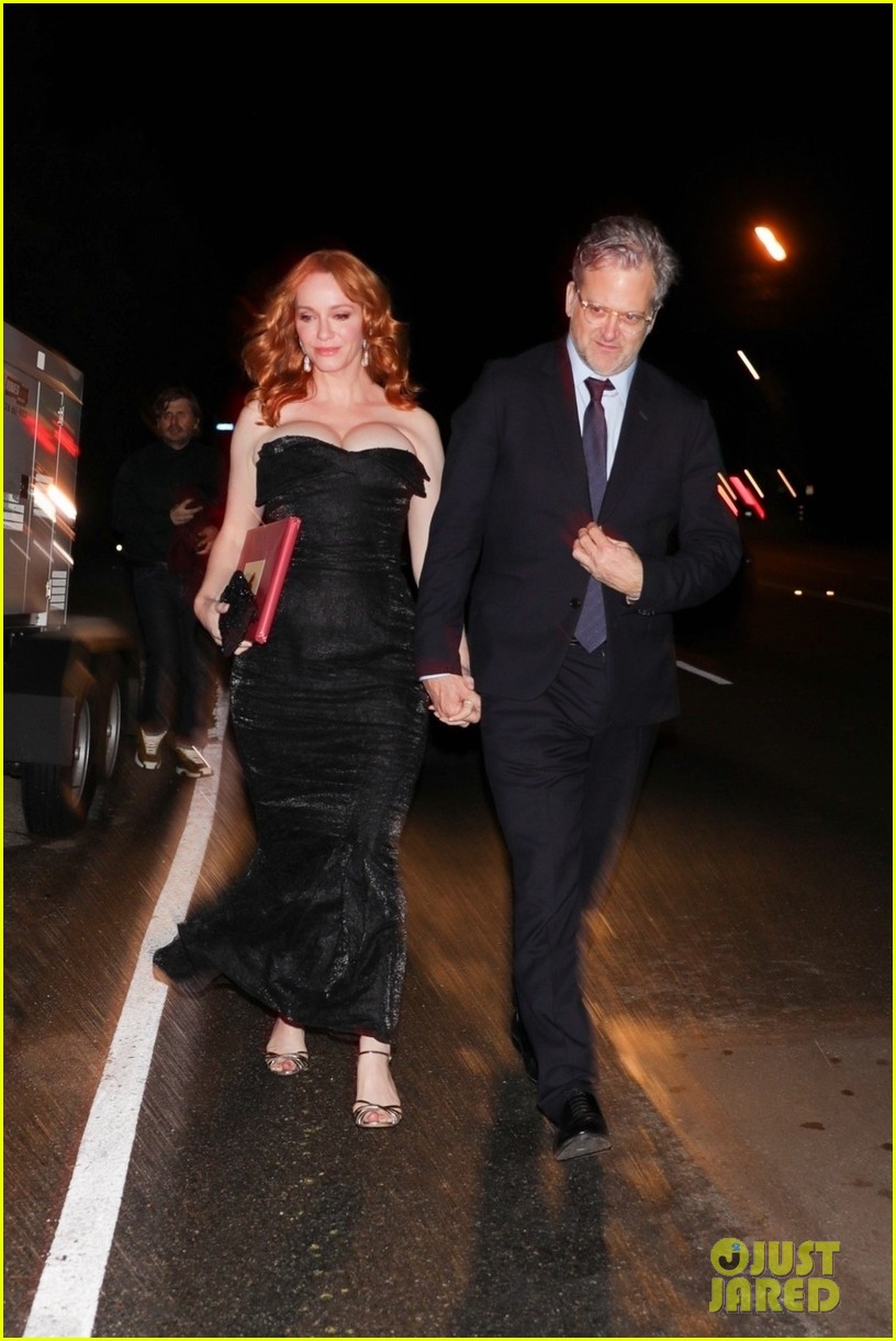 Christina Hendricks Kicks Off the Holiday Season at Jennifer Klein's ...