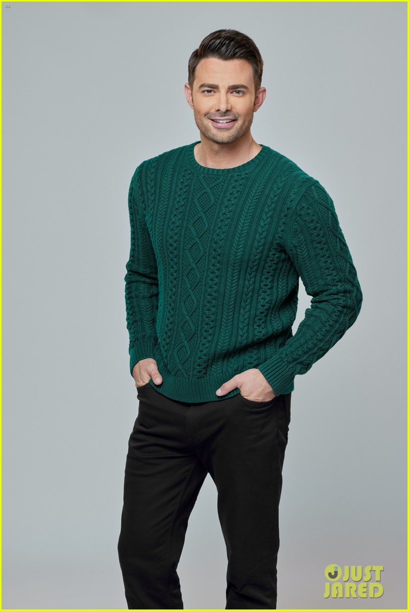 Jonathan Bennett Includes One Of His Family's Special Traditions In New ...