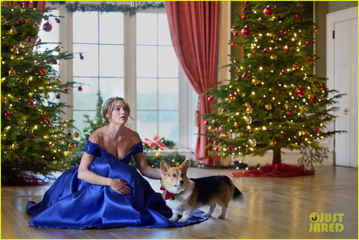 Hunter King Shares Her Favorite Movies She Must Watch For The Holidays ...