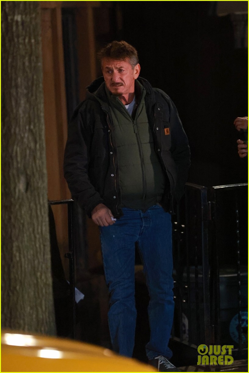 Dakota Johnson Goes Blonde to Film 'Daddio' with Sean Penn!: Photo ...
