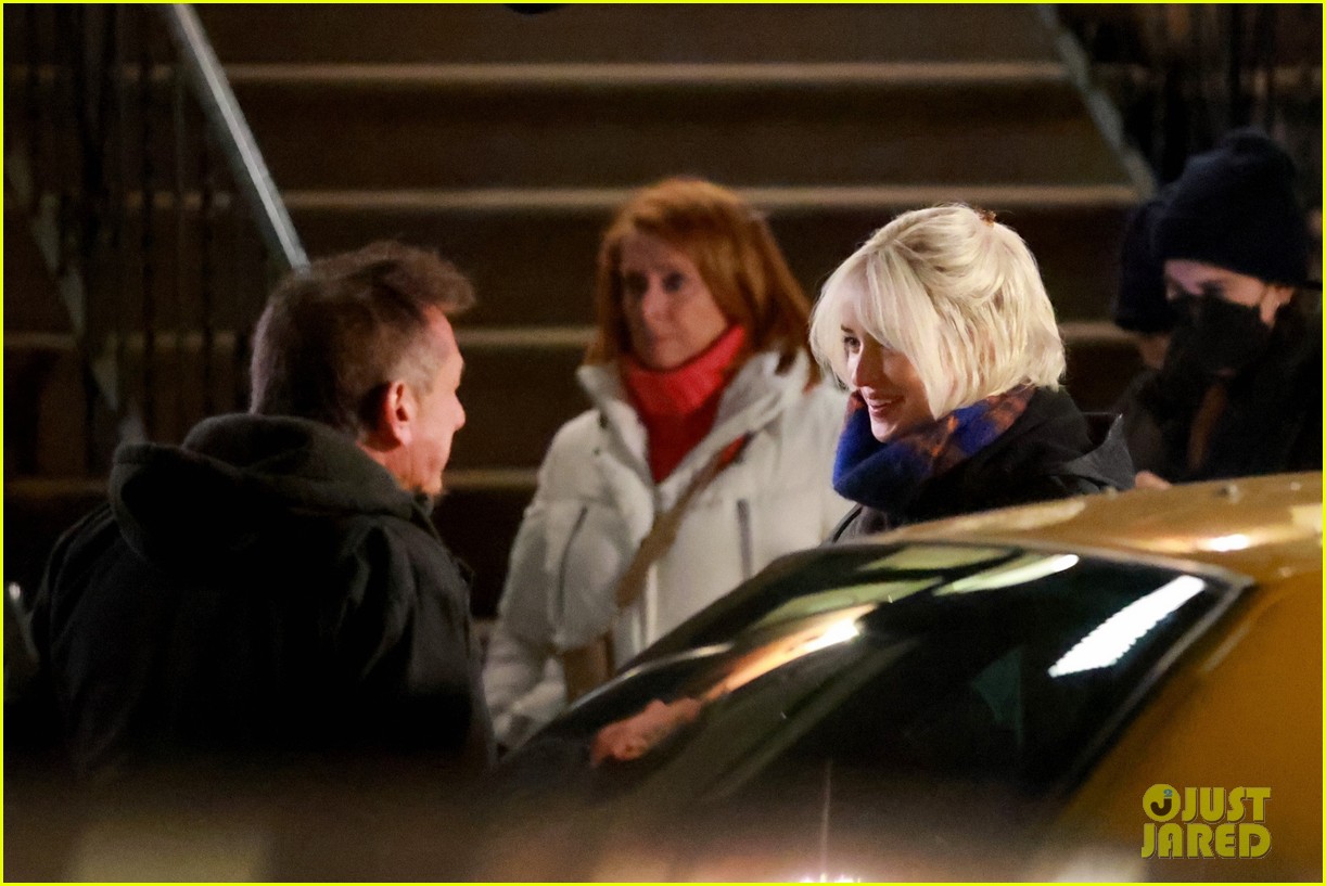 Dakota Johnson Goes Blonde to Film 'Daddio' with Sean Penn!: Photo ...