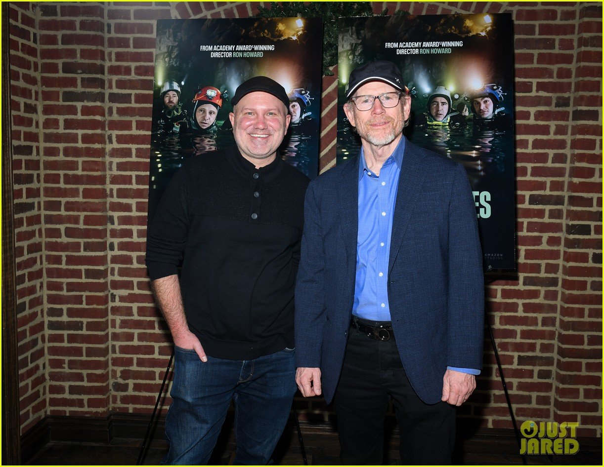 Kevin Bacon Reunites With 'Apollo 13' Director Ron Howard For 'Thirteen ...