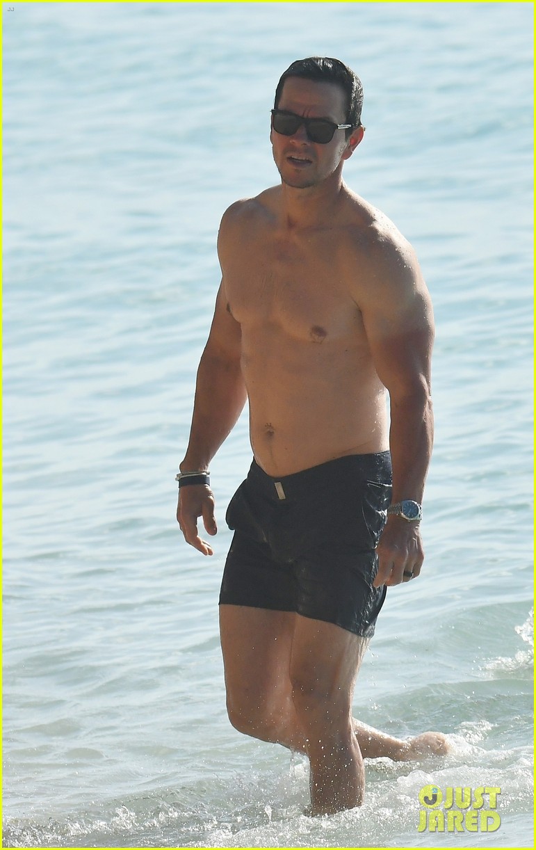 Mark Wahlberg & Wife Rhea Hit the Beach on Vacation in Barbados: Photo ...