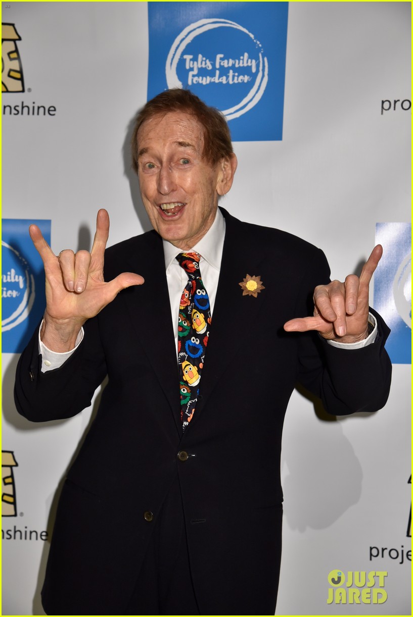 'Sesame Street' Star Bob McGrath Passes Away at 90: Photo 4866398 ...