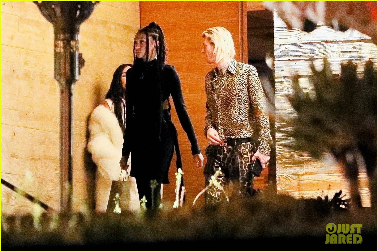 Megan Fox & Machine Gun Kelly Celebrate Christmas Eve By Eating Dinner ...