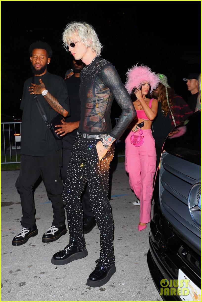 Megan Fox Wears Pink Fuzzy Bucket Hat To Machine Gun Kelly's Concert ...