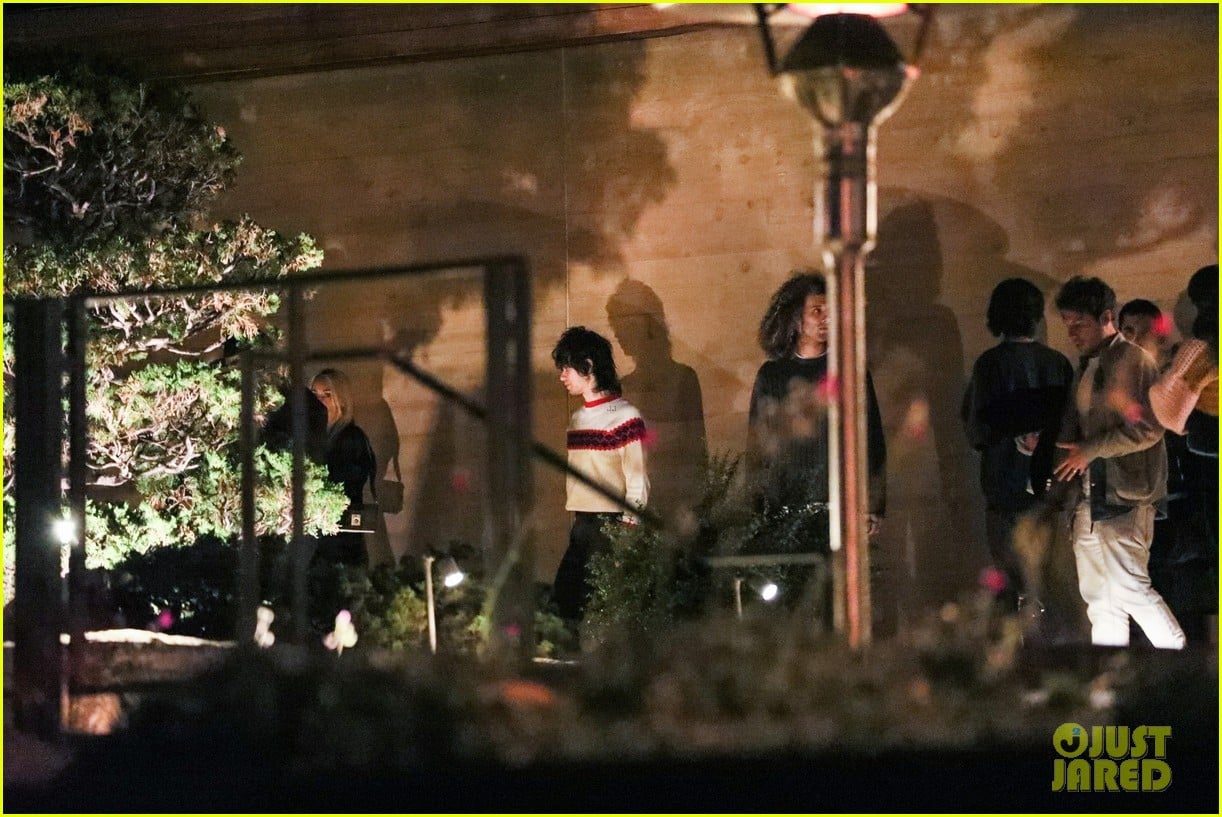 Miley Cyrus & Boyfriend Maxx Morando Grab Dinner with Friends at Nobu ...