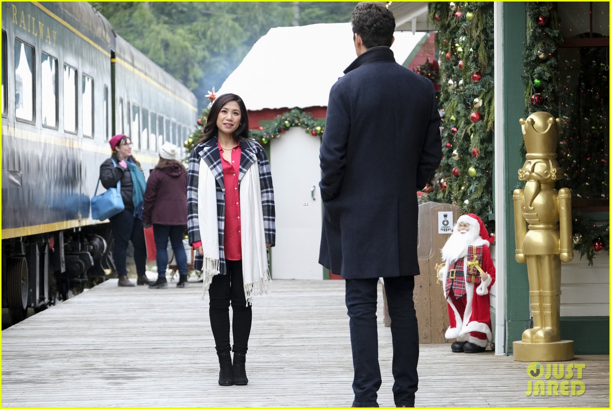 Liza Lapira Finds Herself In A Love Triangle With Neal Bledsoe & Nathan ...