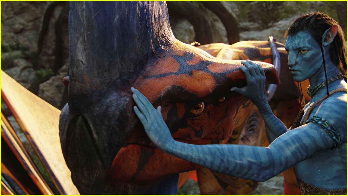 Why Are the Na'vi People Blue in 'Avatar'? James Cameron Explains the Surprising Reason: Photo ...