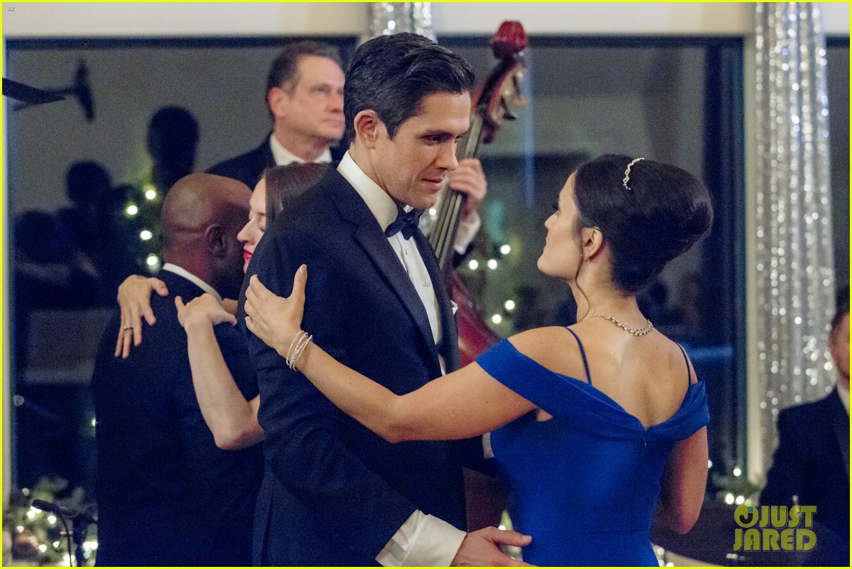 Here's How To Watch Neal Bledsoe's Hallmark Channel Movies - Times ...