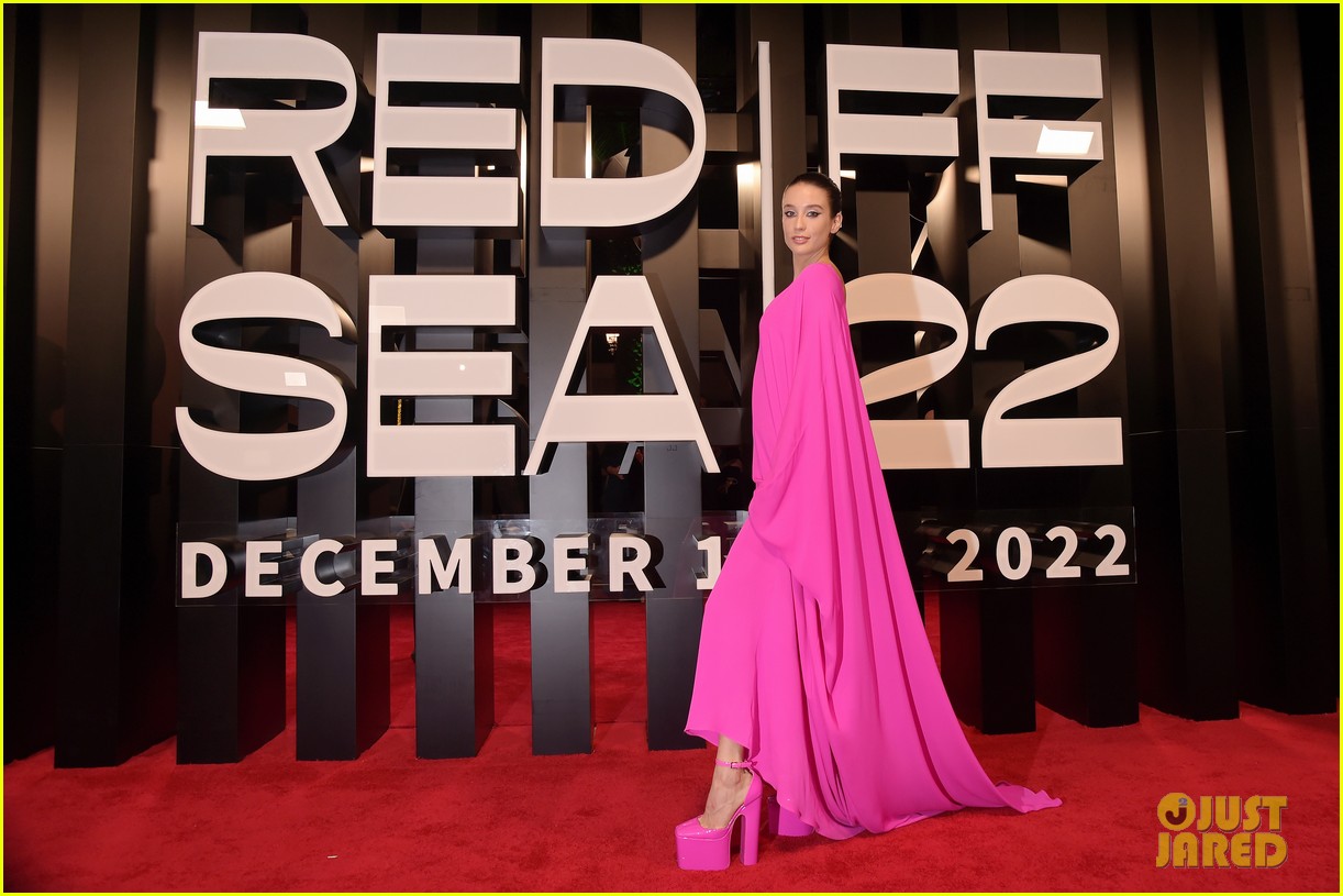 Money Heist's Maria Pedraza & Boyfriend Alex Gonzalez Make Rare Public ...