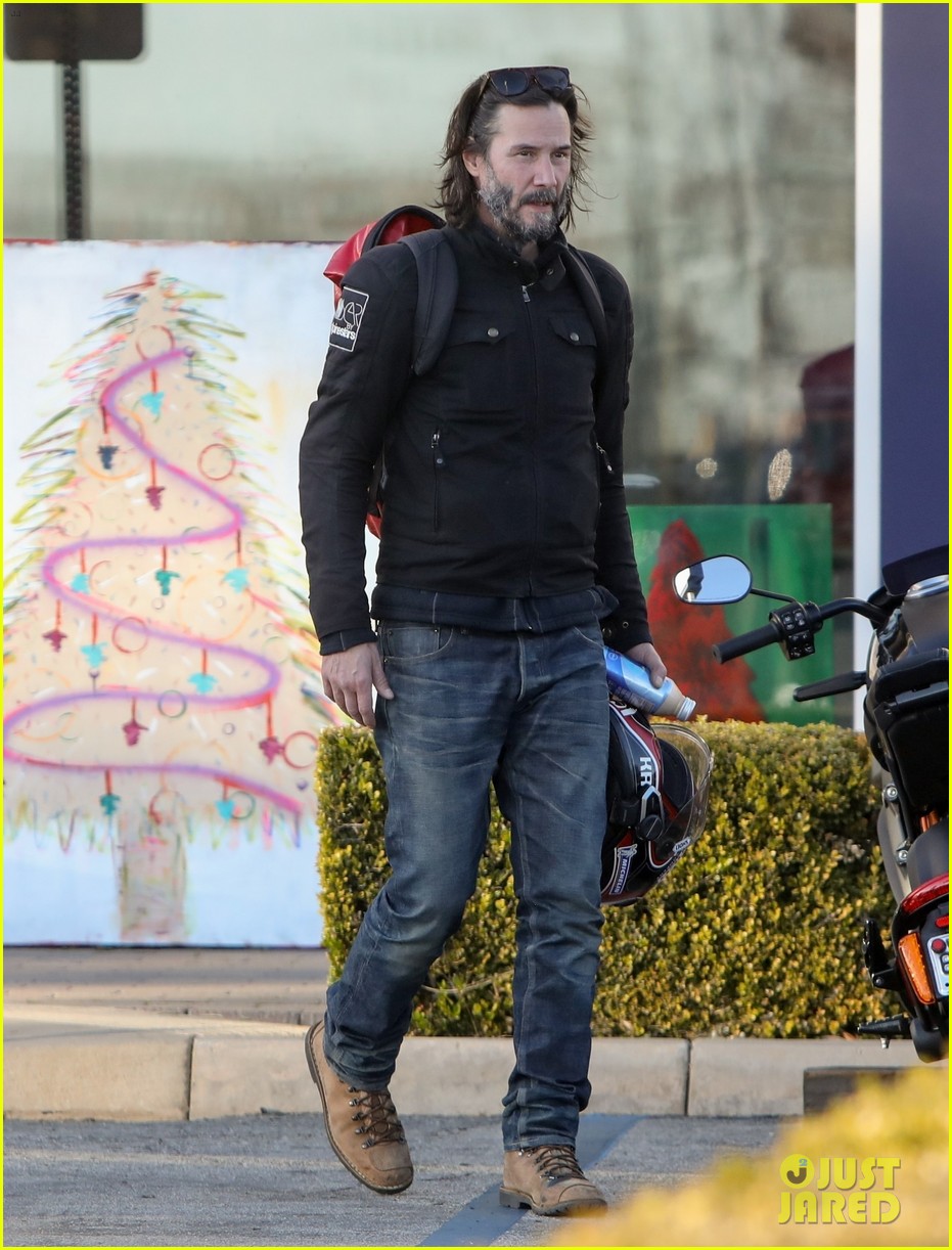 Keanu Reeves Rides His Motorcycle to Malibu to Do Some Holiday Shopping ...
