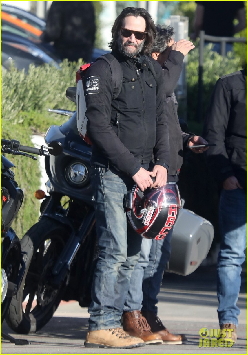 Keanu Reeves Rides His Motorcycle to Malibu to Do Some Holiday Shopping ...