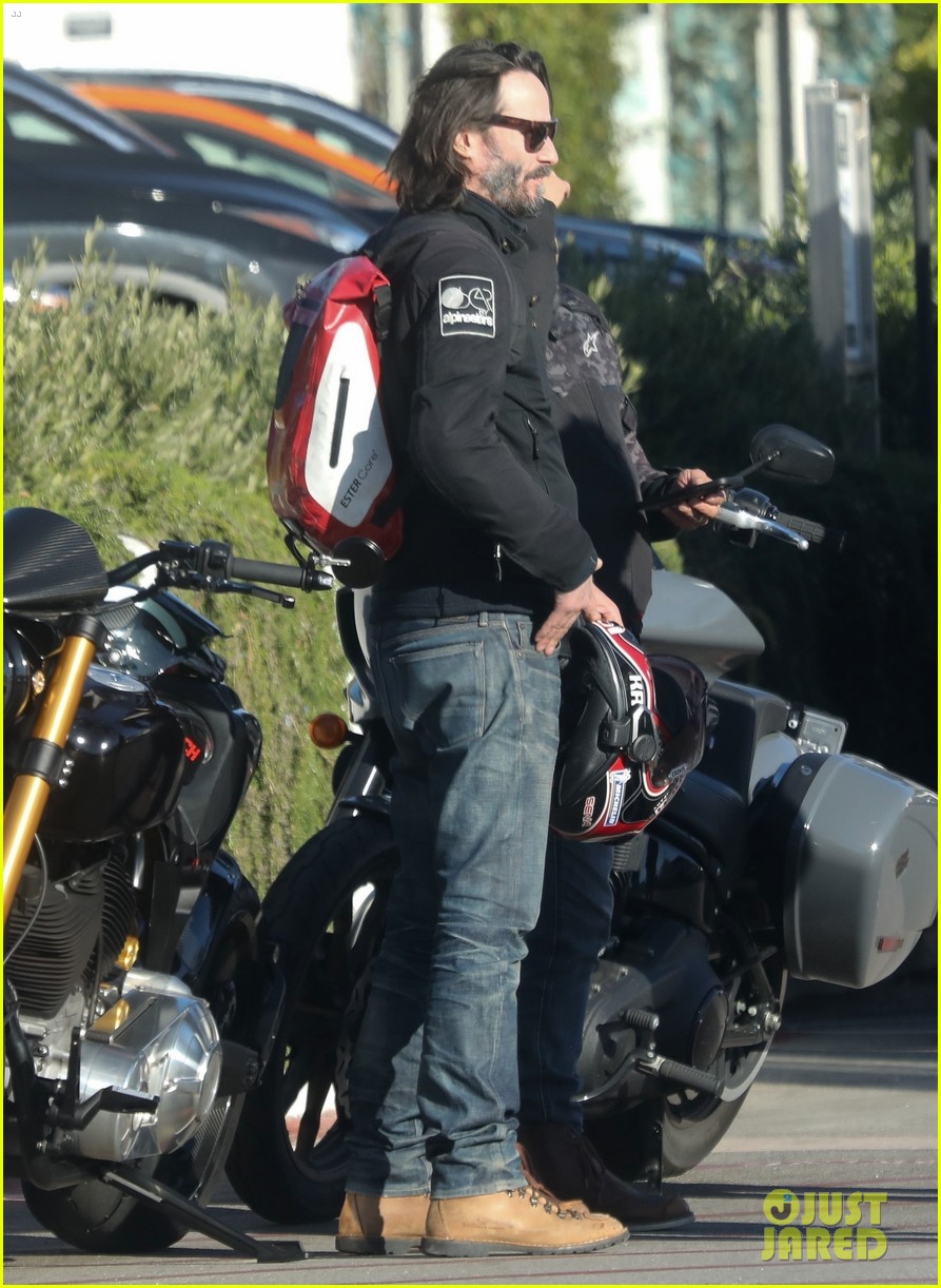 Keanu Reeves Rides His Motorcycle to Malibu to Do Some Holiday Shopping ...