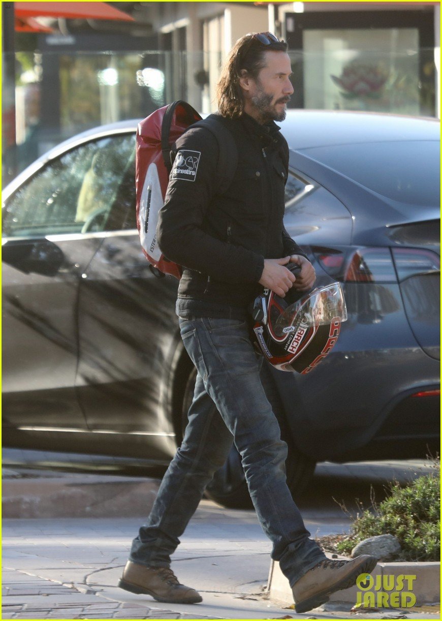 Keanu Reeves Rides His Motorcycle to Malibu to Do Some Holiday Shopping ...