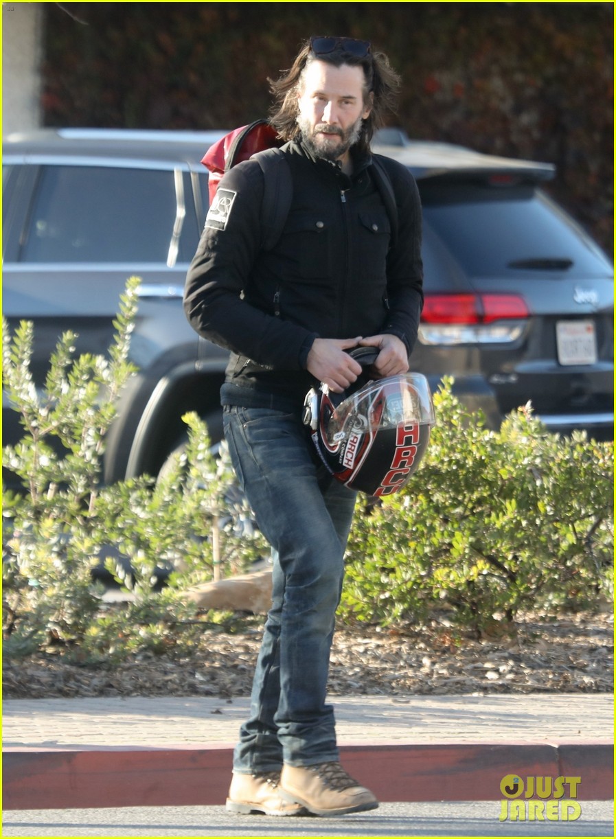 Keanu Reeves Rides His Motorcycle to Malibu to Do Some Holiday Shopping ...