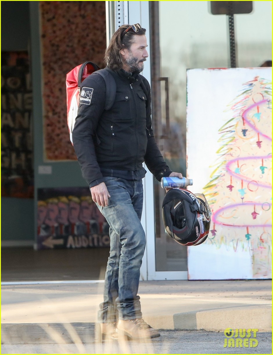 Keanu Reeves Rides His Motorcycle to Malibu to Do Some Holiday Shopping ...