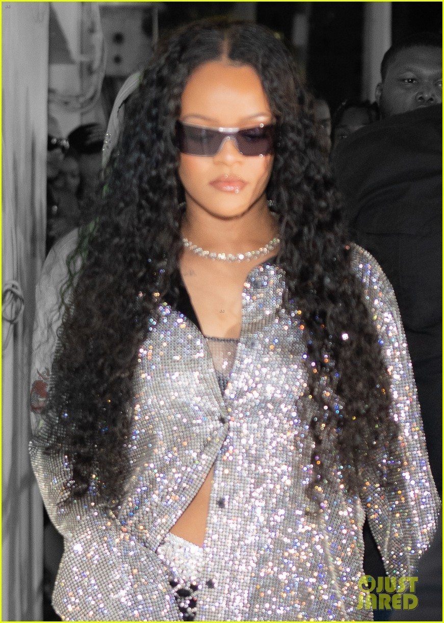 Rihanna Stuns In Sparkly Diamond Look While Out in Miami - See The Pics ...