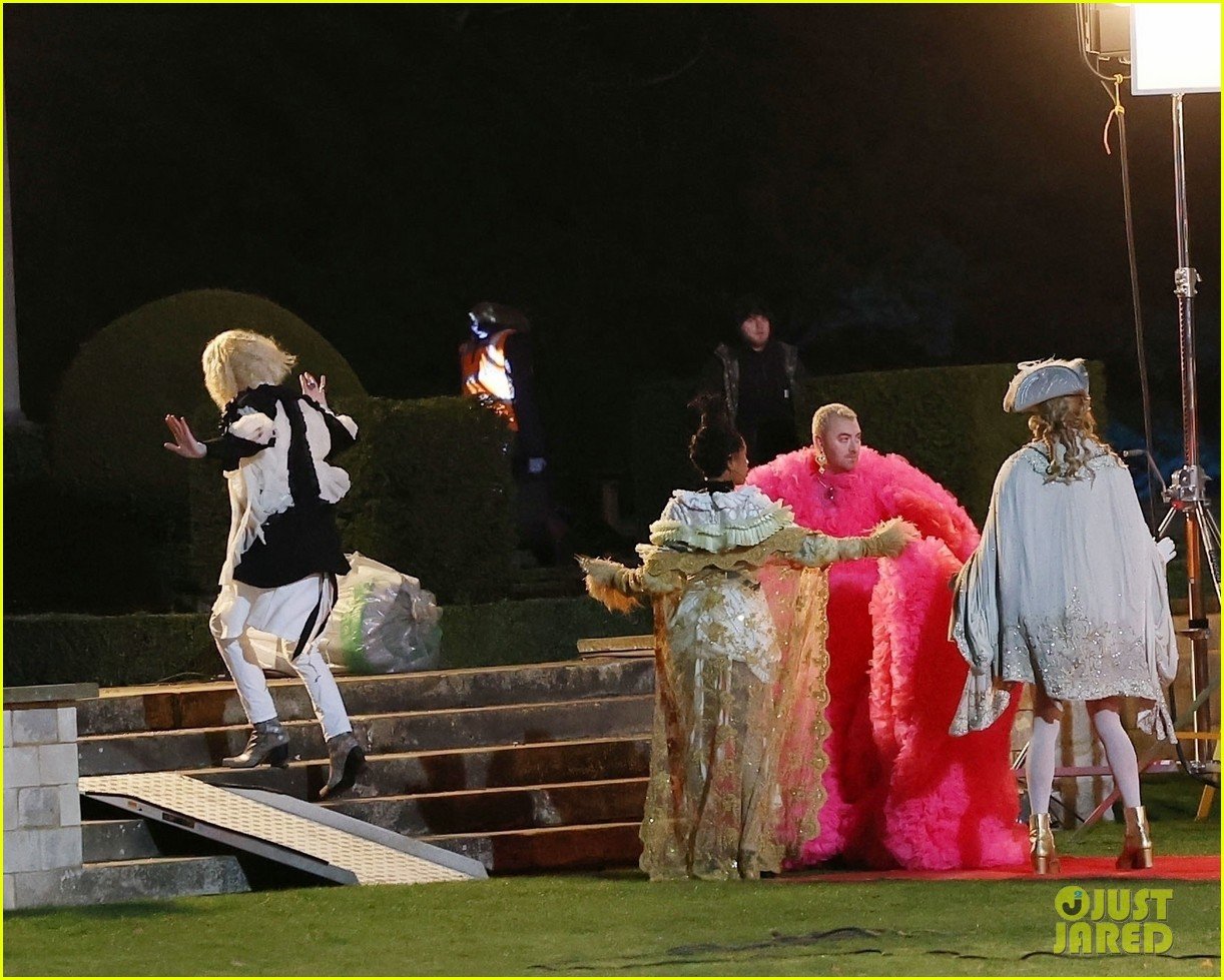 Photo: sam smith wears stunning pink robe 09 | Photo 4872472 | Just Jared