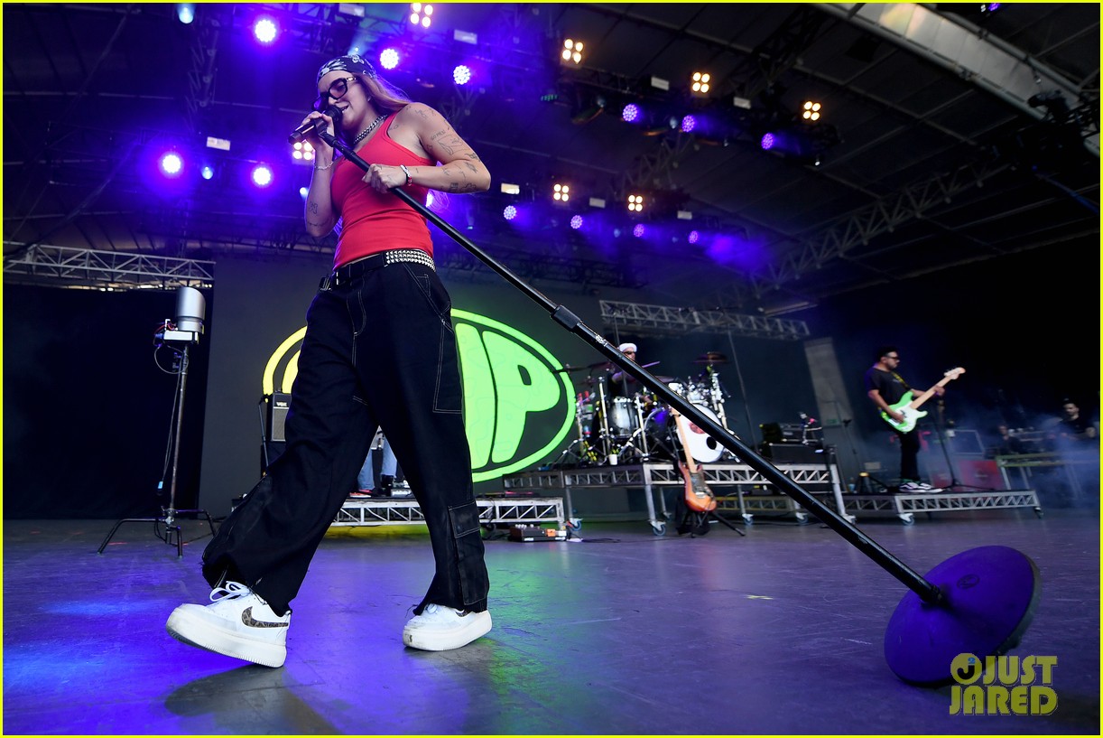 Chrishell Stause Cheers on Partner G Flip at Falls Festival Melbourne ...