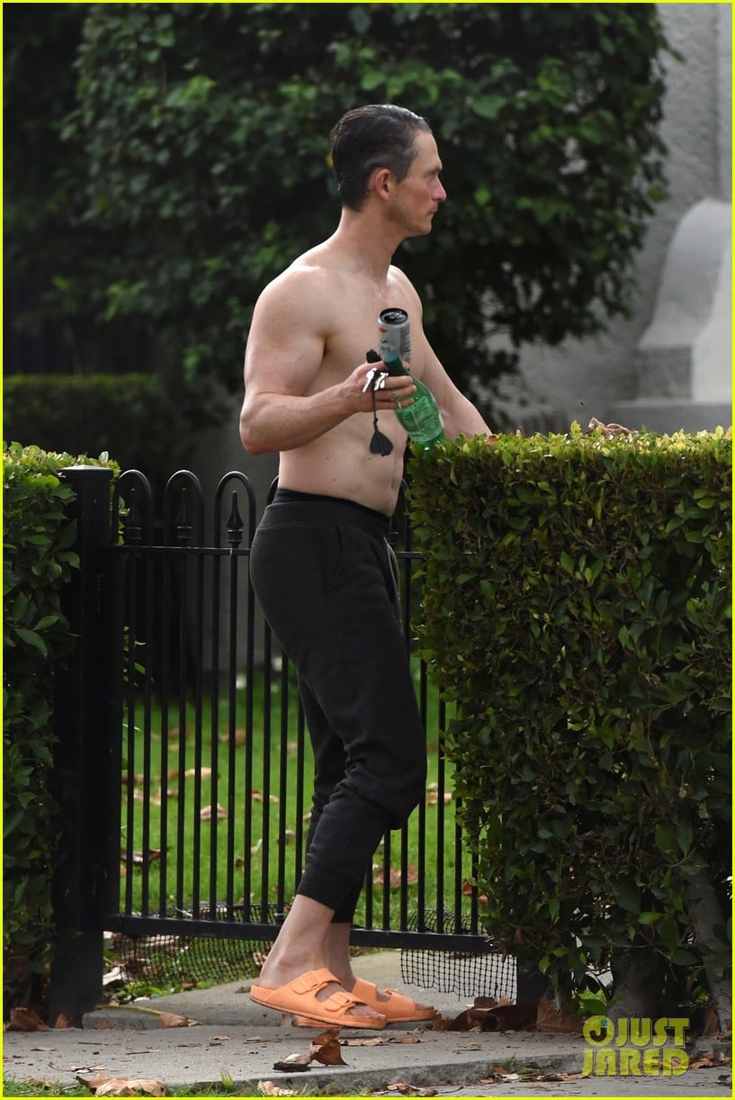 Photo: jonathan tucker shirtless after workout 09 | Photo 4864693 ...
