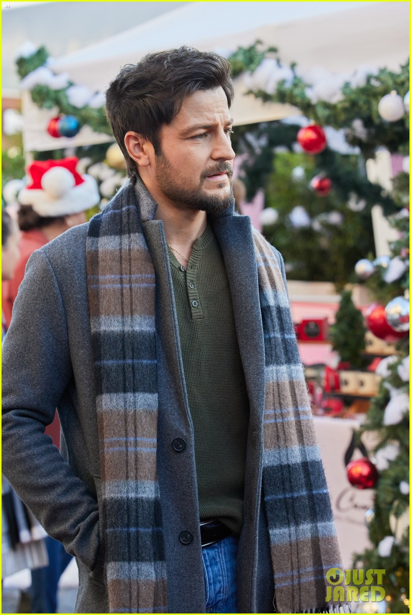 Hallmark Star Tyler Hynes Talks All About His Santa Boot Shot Holiday ...