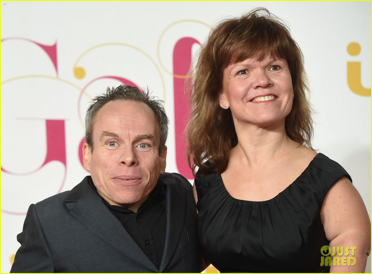 Warwick Davis Reflects on Grieving the Deaths of His First Two Children ...