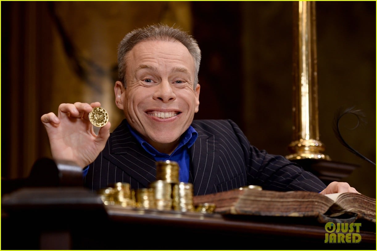 Warwick Davis Reflects on Grieving the Deaths of His First Two Children ...
