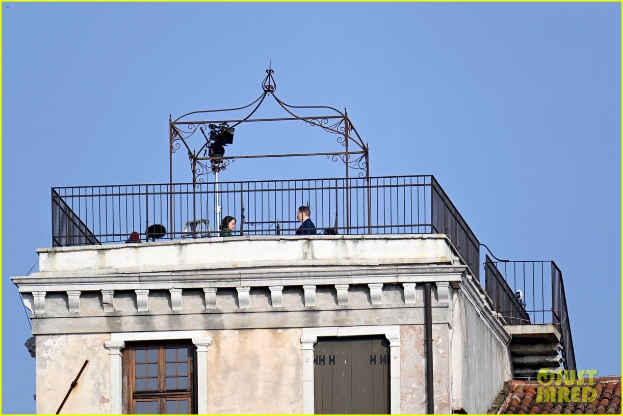 Kenneth Branagh Films 'A Haunting in Venice' with Co-Stars Tina Fey ...