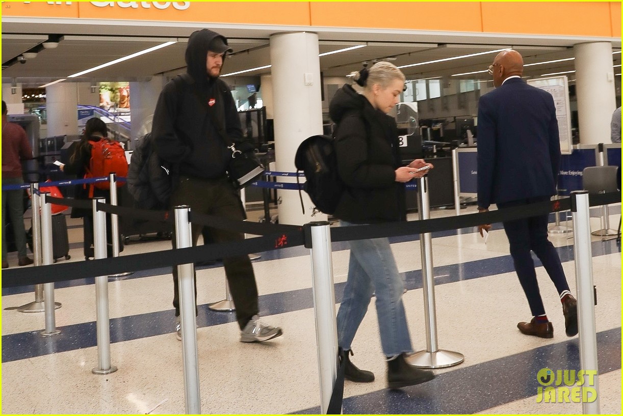 Phoebe Bridgers & Bo Burnham Spotted at Airport Together Amid Dating ...