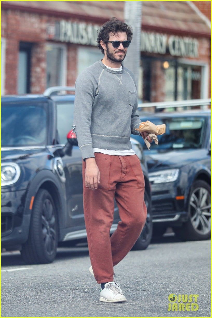 Adam Brody Picks Up Breakfast to Go in Santa Monica: Photo 4882471 ...