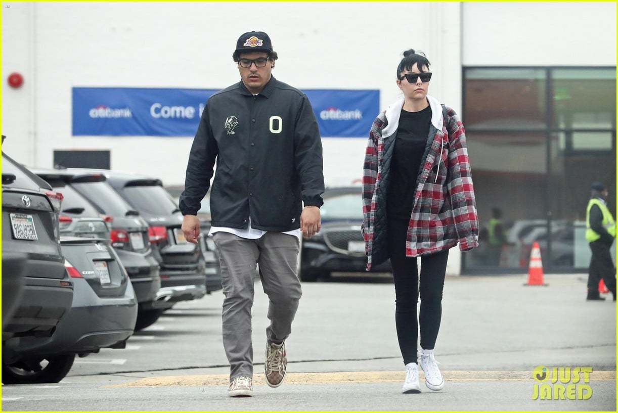 Amanda Bynes & On-Again Boyfriend Paul Michael Run Errands Together in ...
