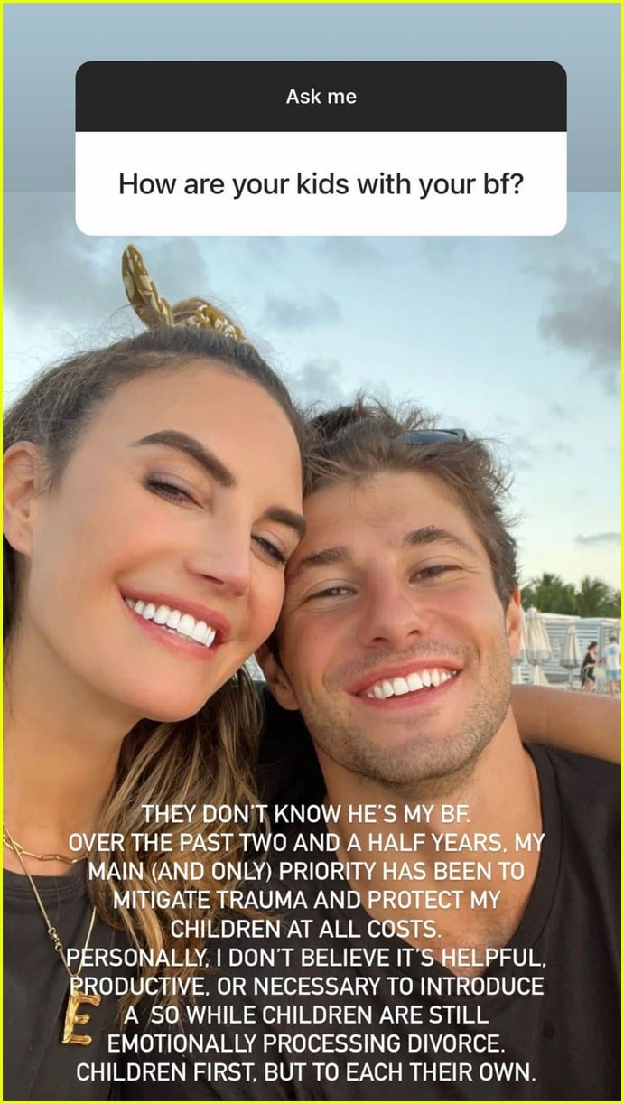 Elizabeth Chambers Explains Why She Hasn't Told Her Kids About Her New ...