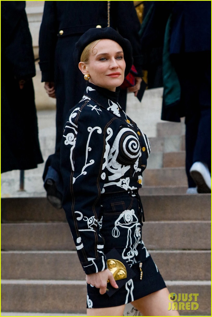 Doja Cat's Red Look & Kylie Jenner's Lion Head Are Going Viral From ...