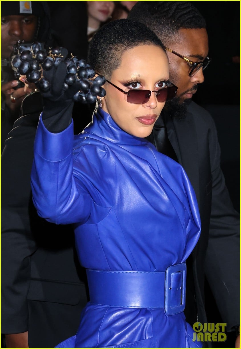 Doja Cat Wore Fakes Lashes As A Mustache At Paris Fashion Week Photo