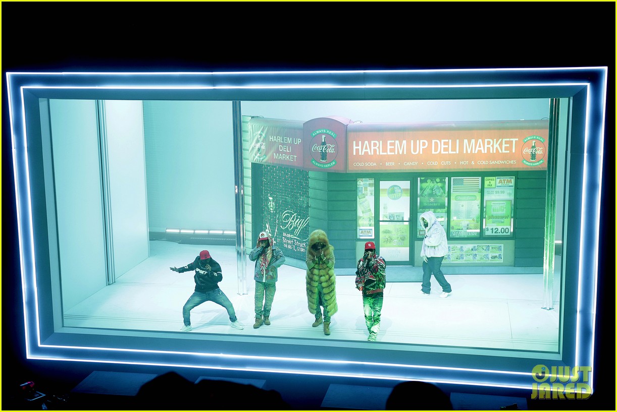 Drake Performs Career-Spanning Show for SiriusXM Fans Featuring an Epic ...