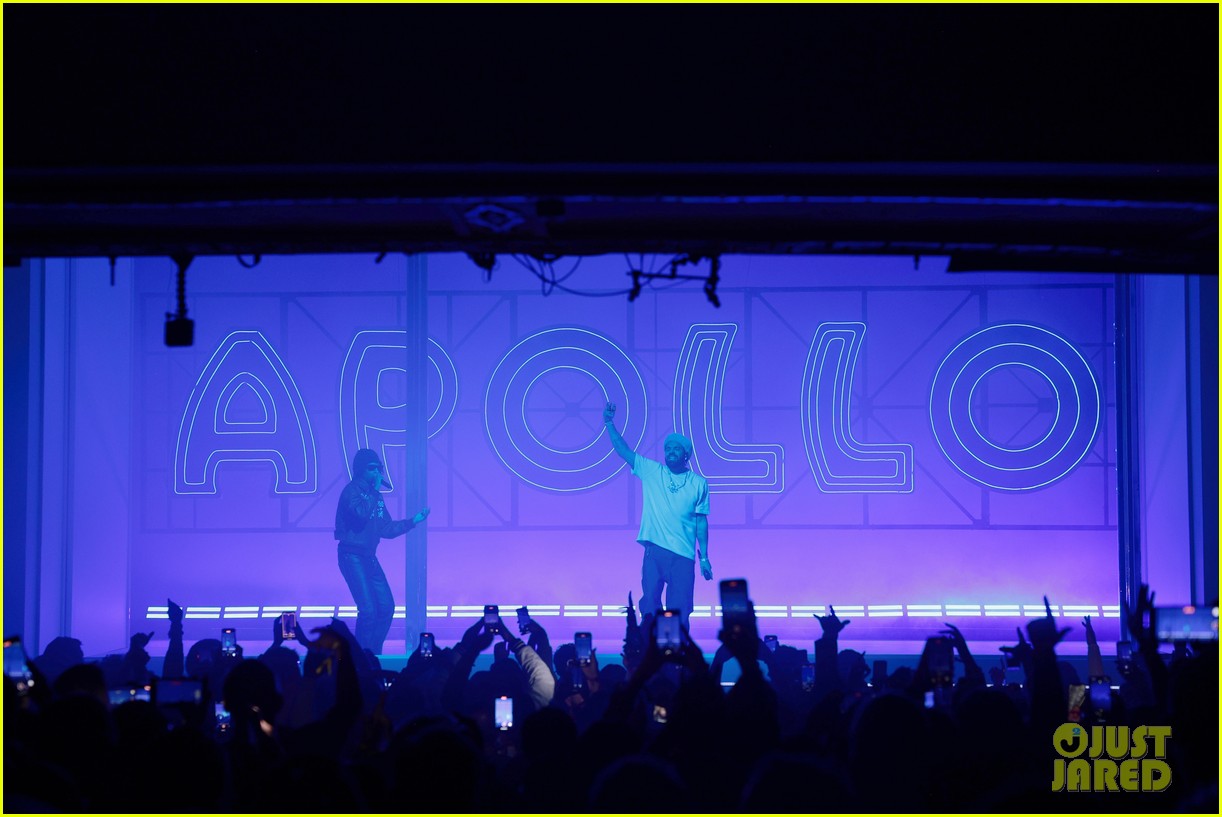 Drake Performs Career-Spanning Show for SiriusXM Fans Featuring an Epic ...