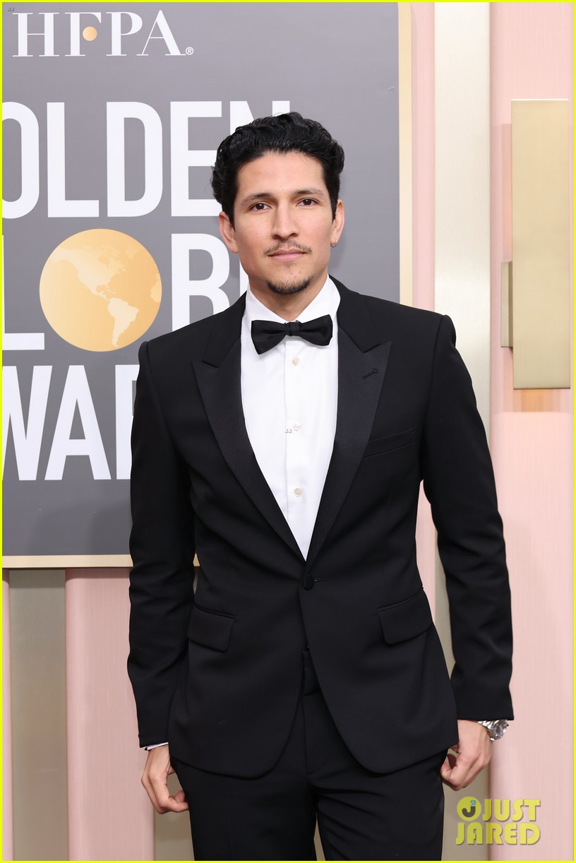 'Top Gun: Maverick' Star Jay Ellis Looks Sharp at Golden Globes 2023 ...