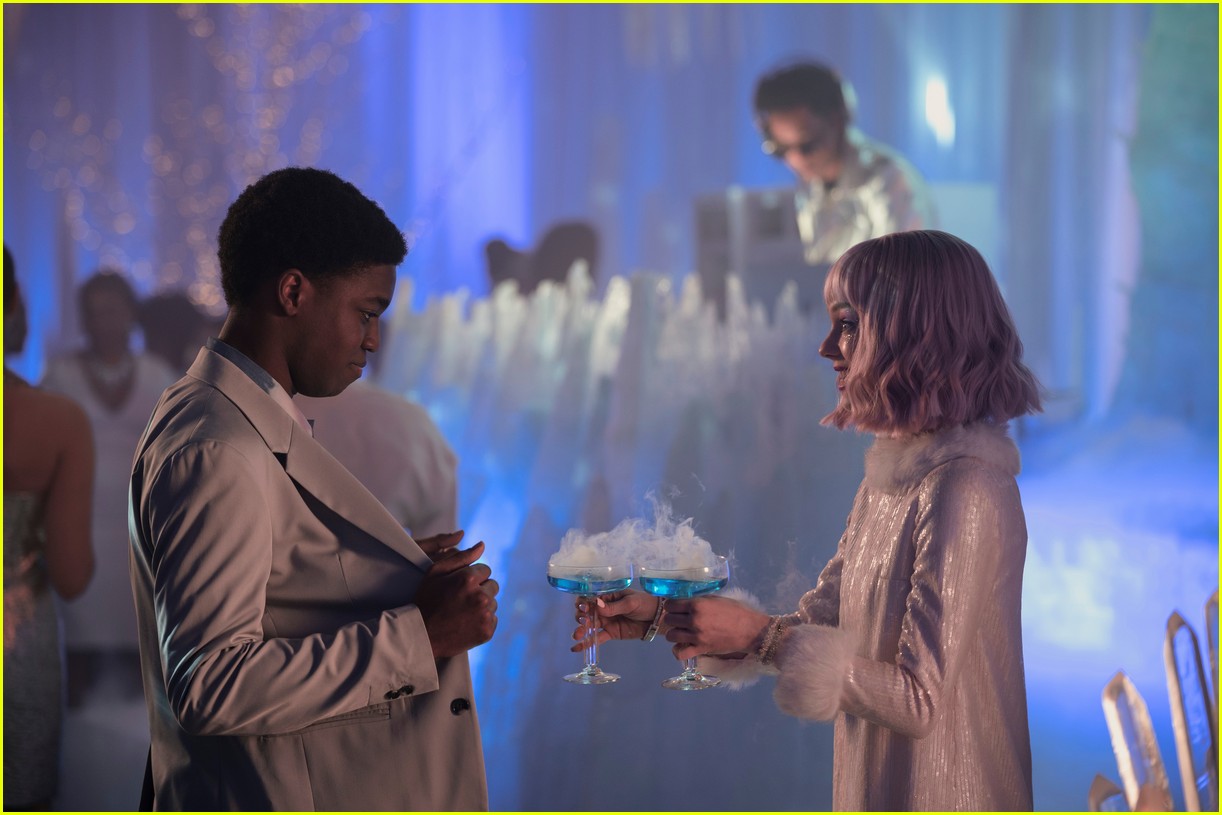 Photo: emma myers talks werewolf camp 04 | Photo 4877870 | Just Jared