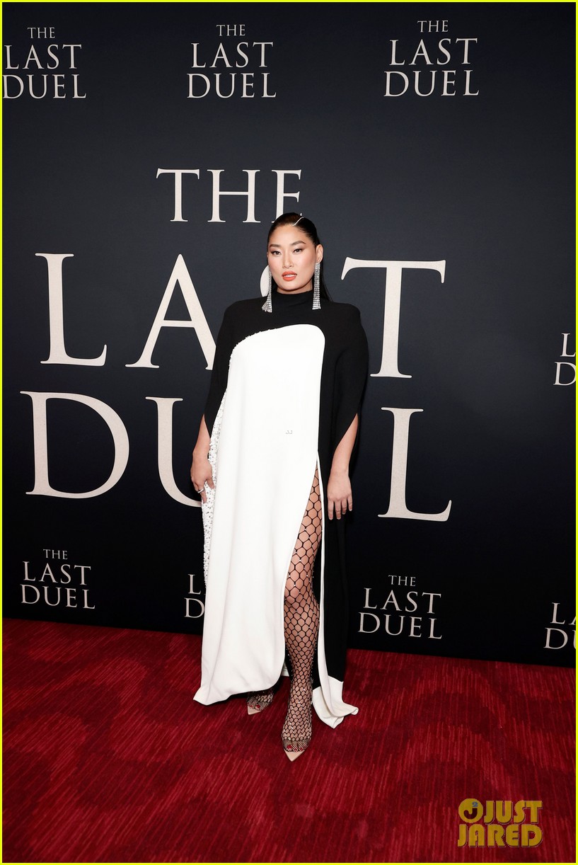 Golden Globes Performer Chloe Flower's Song 'Golden Hour' - Stream Now ...