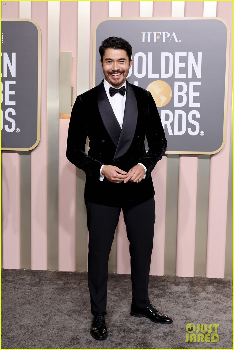 Henry Golding Looks Sharp in Velvet Tux at Golden Globes 2023: Photo ...