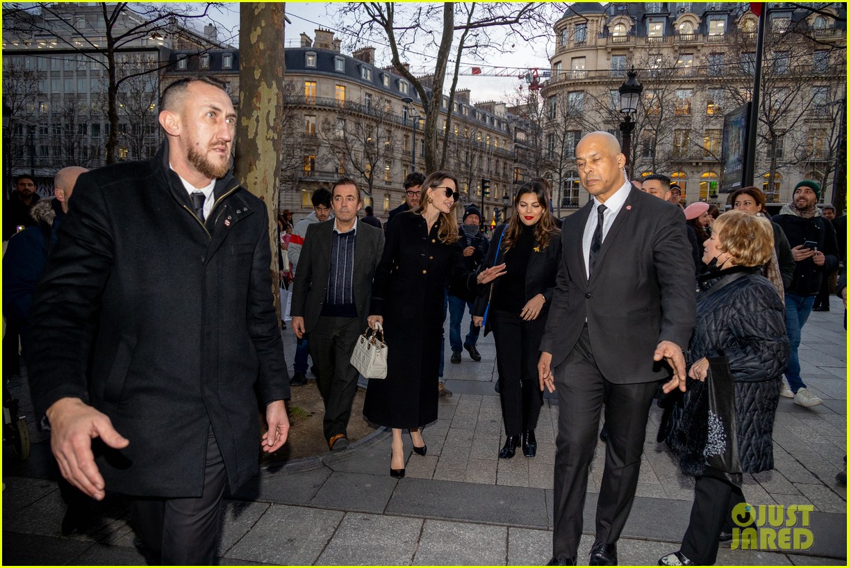These Photos of Angelina Jolie Being Mobbed by Fans in Paris Truly Show ...
