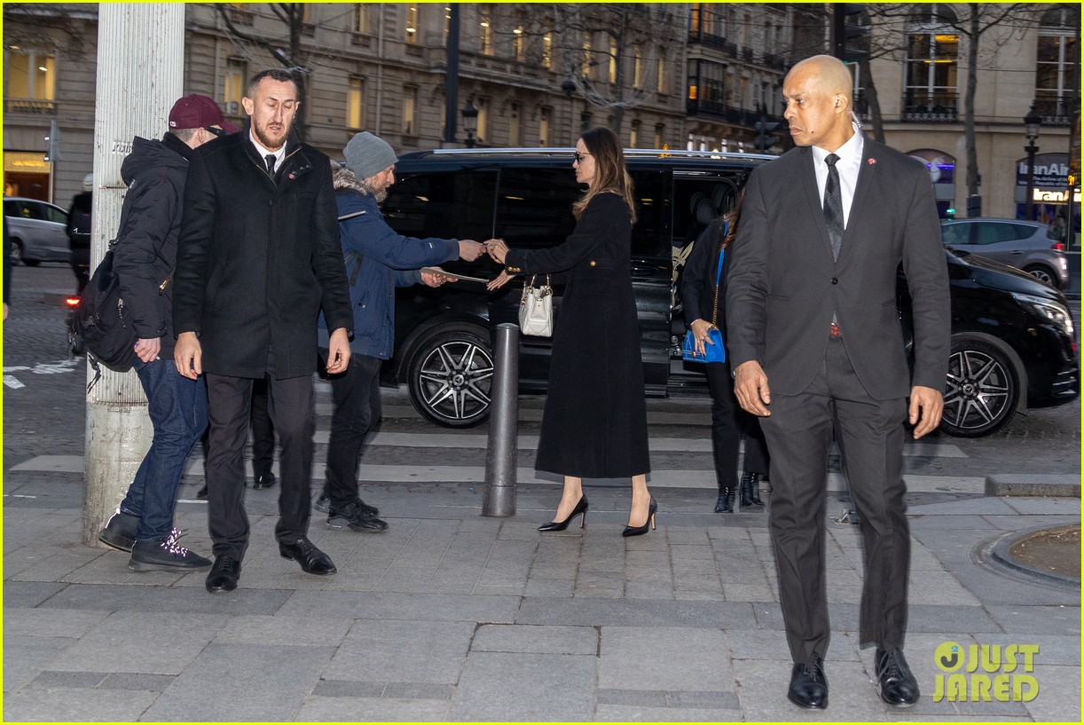 These Photos of Angelina Jolie Being Mobbed by Fans in Paris Truly Show ...