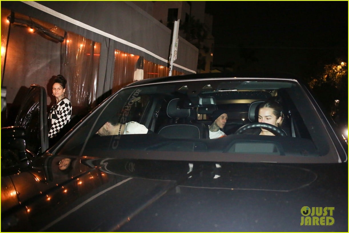 Kourtney Kardashian & Addison Rae's Friendship Is Going Strong, Spotted ...