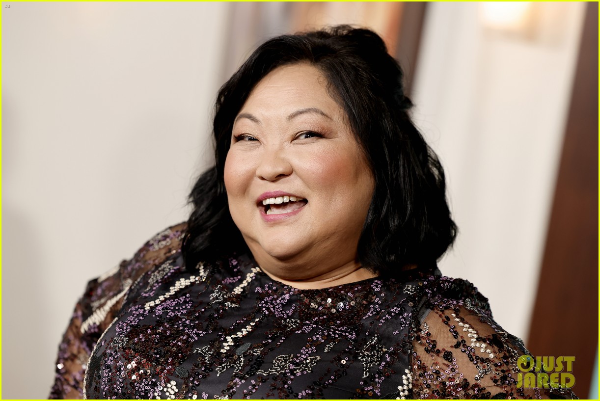 Jennifer Lopez & Jennifer Coolidge Stun at 'Shotgun Wedding' Premiere ...