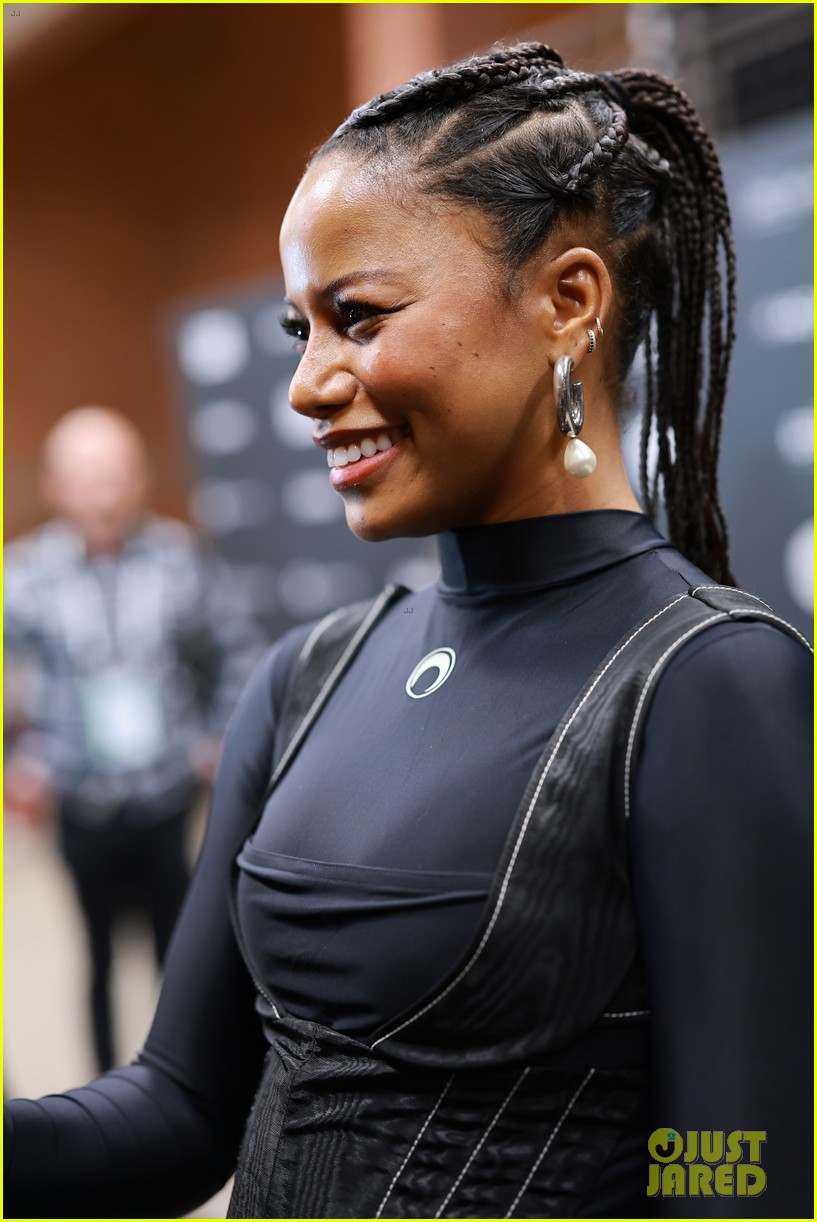 Jonathan Majors & Taylour Paige Bring Gym Drama Film 'Magazine Dreams ...