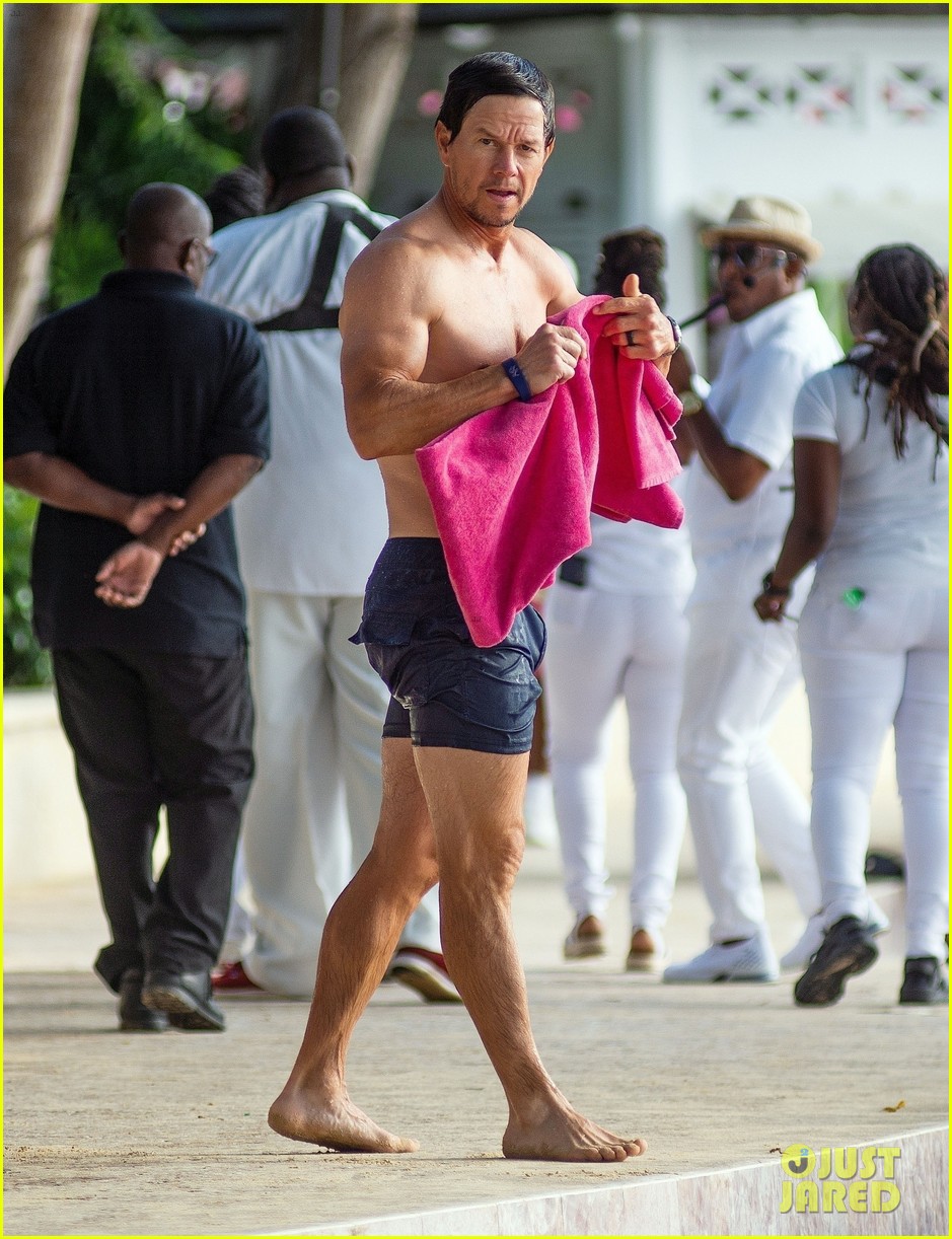 Mark Wahlberg Rings In 2023 With Another Day On the Beach: Photo ...