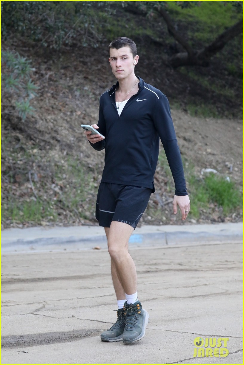 Shawn Mendes Goes for a Solo Hike in Studio City: Photo 4886463 ...