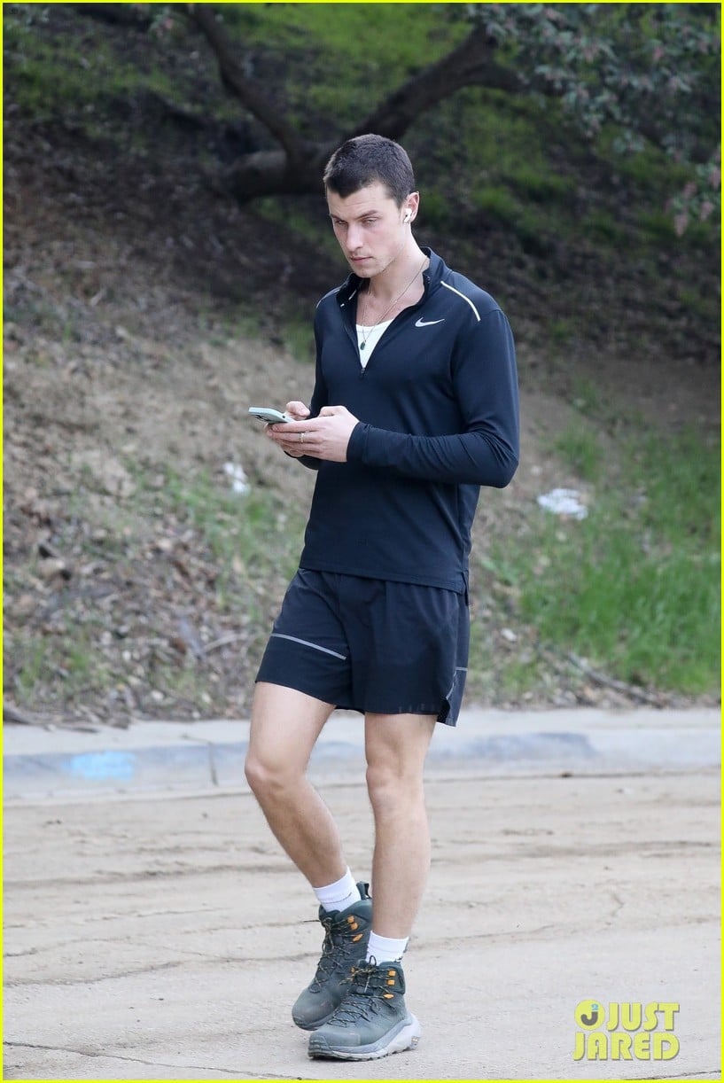 Shawn Mendes Goes for a Solo Hike in Studio City: Photo 4886470 ...